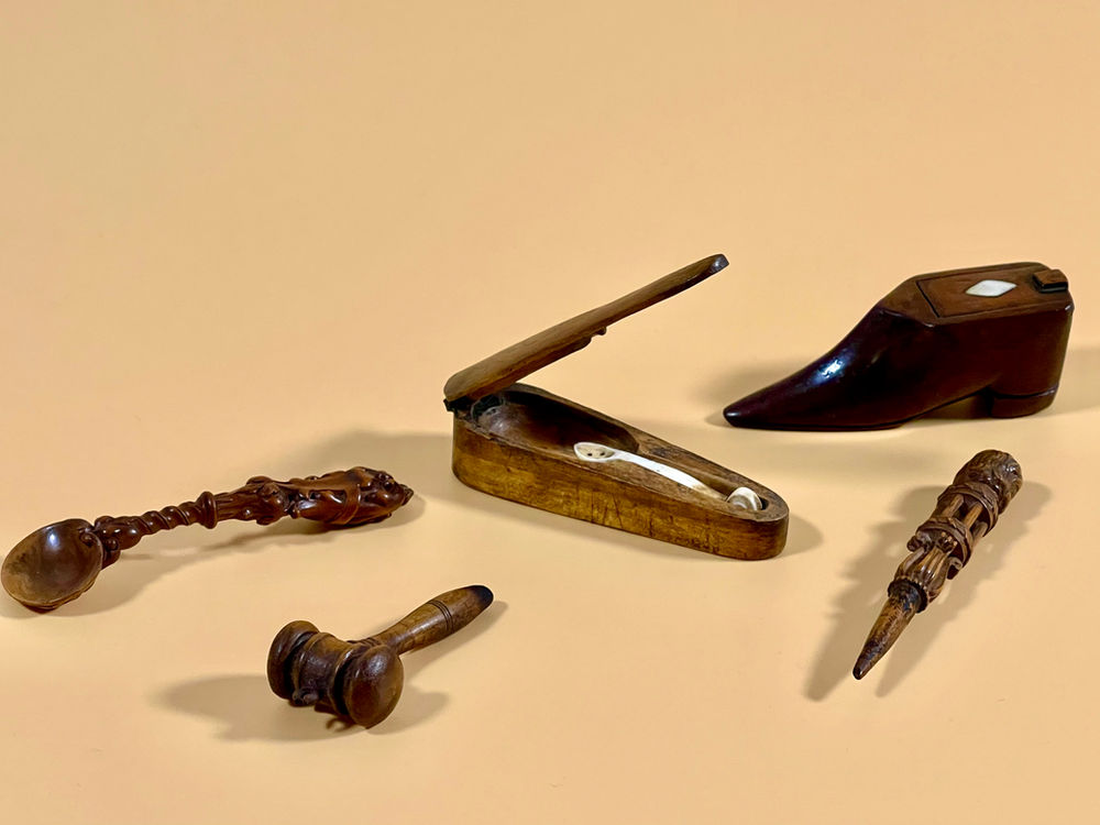 The Tools for Snuff-Taking