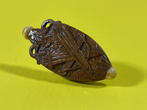 An Antique Coquilla Nut Snuff Flask | treenantiquesdevon
