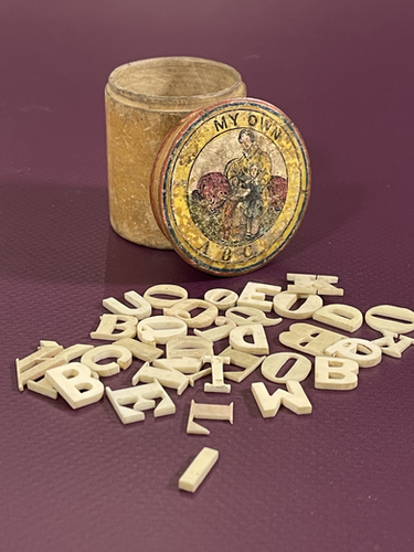 Antique Alphabet Pot & Letters | treenantiquesdevon