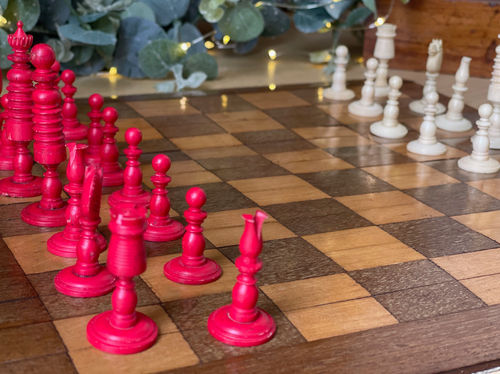 Antique Explorers Chess Board & Pieces | treenantiquesdevon