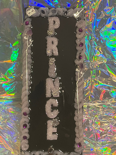 Vertical Prince Sign | Live