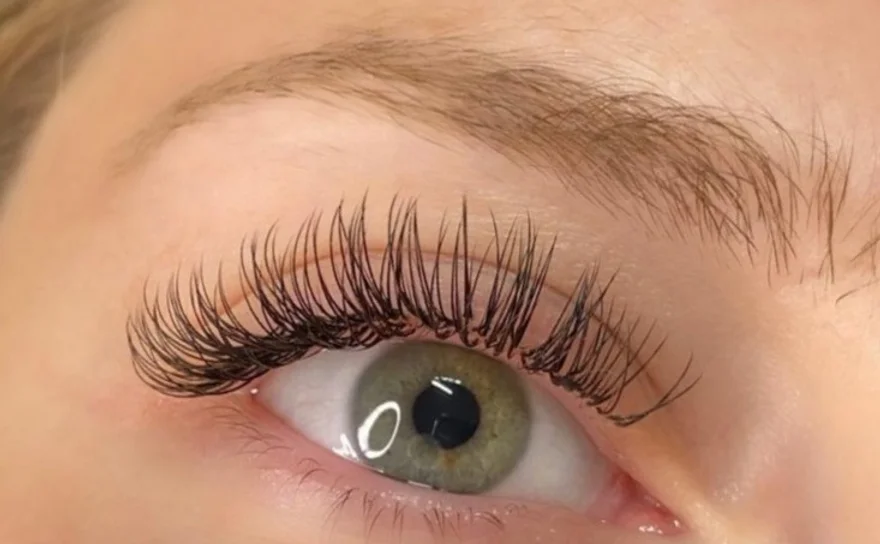 EYE LASH EXTENSIONS | Sandy Beauty