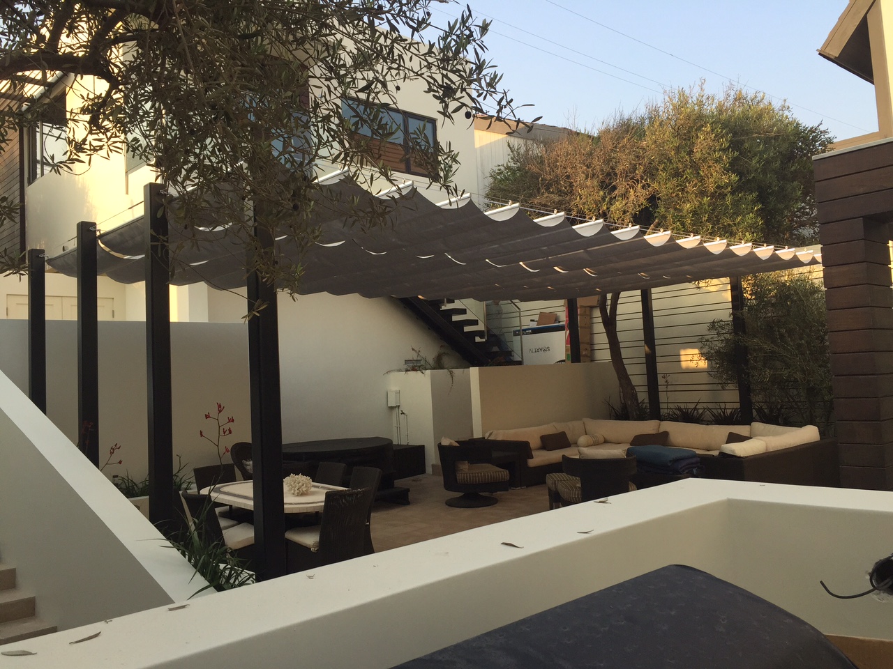 Infinity Canopy in Pheretex Metallica Platinum