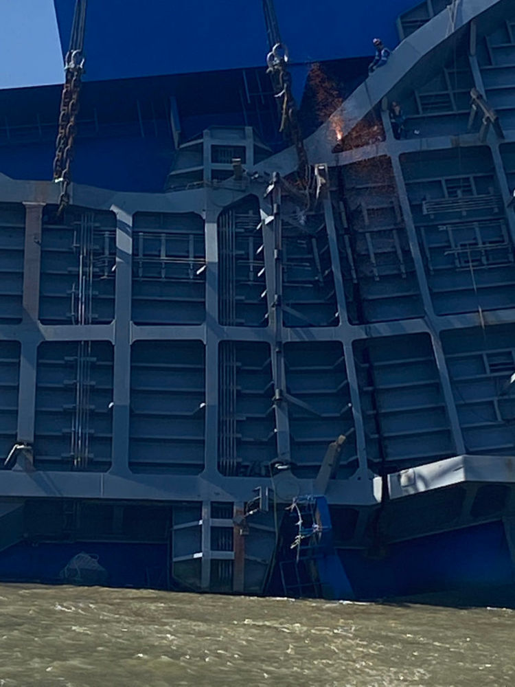 Photo Release: Stern Ramp Removal