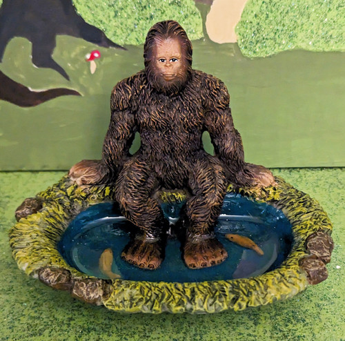 Lil' Bigfoot Sasquatch Big Soak Figure Pond Mini Garden Figurine ...