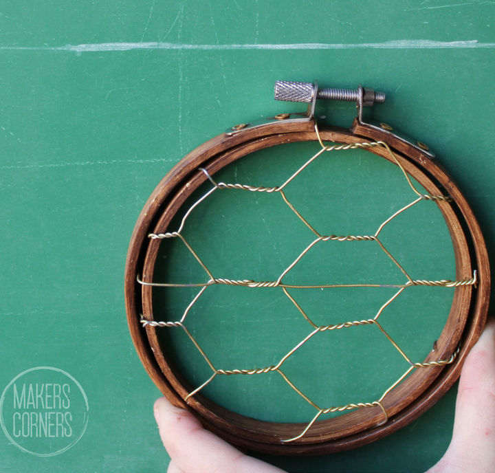 6 Chicken Wire Craft Ideas for the Home