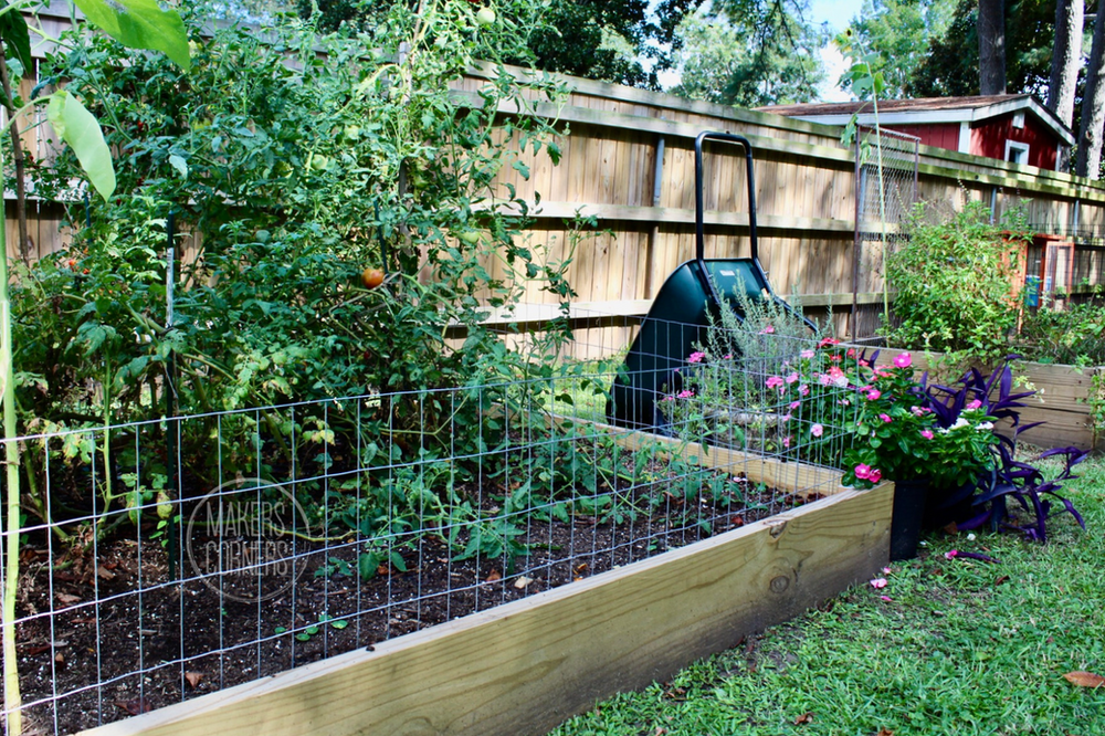 DIY: How to Build a Welded Wire Garden Fence
