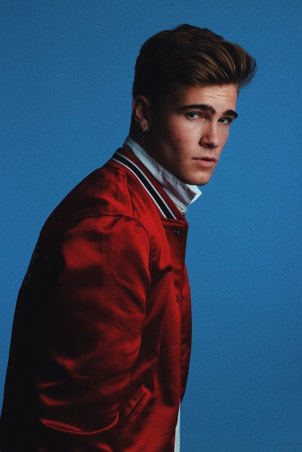 Devin Hayes Captures Our Hearts Again With "If You Wanna Go"