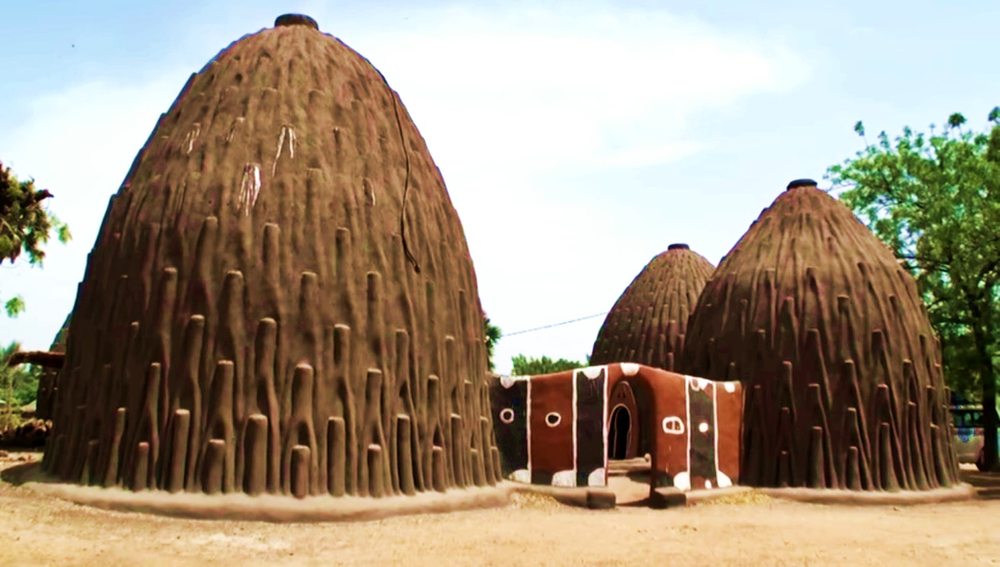 Tradición encapsulada con tierra en Camerún: los Musgum y sus Tolek