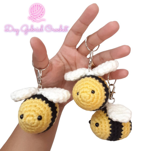 Buzzy Bee Crochet Keychain PATTERN | Day Gabriel Crochet