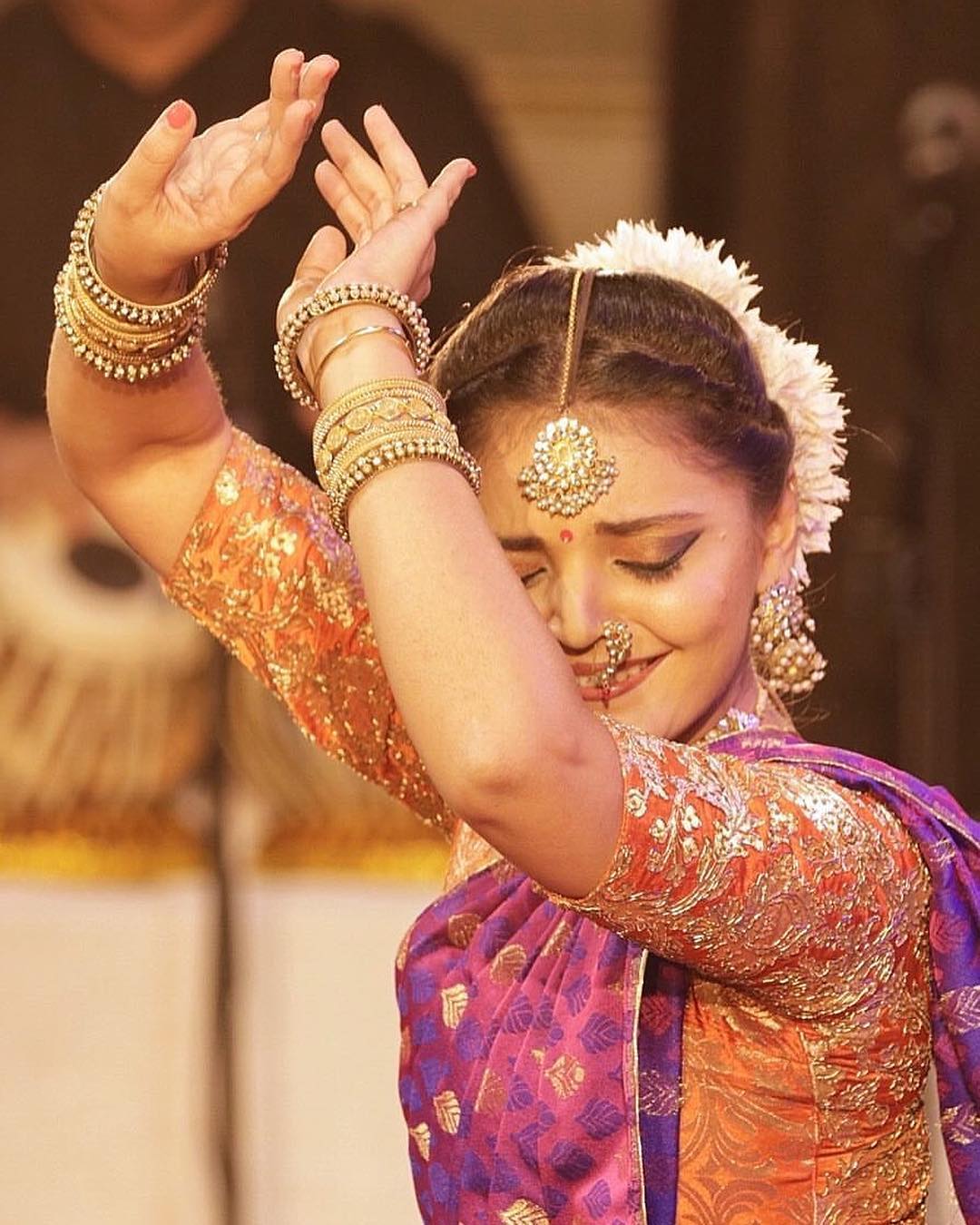 Bhakti deshpande kathak dancer actress mumbai.
