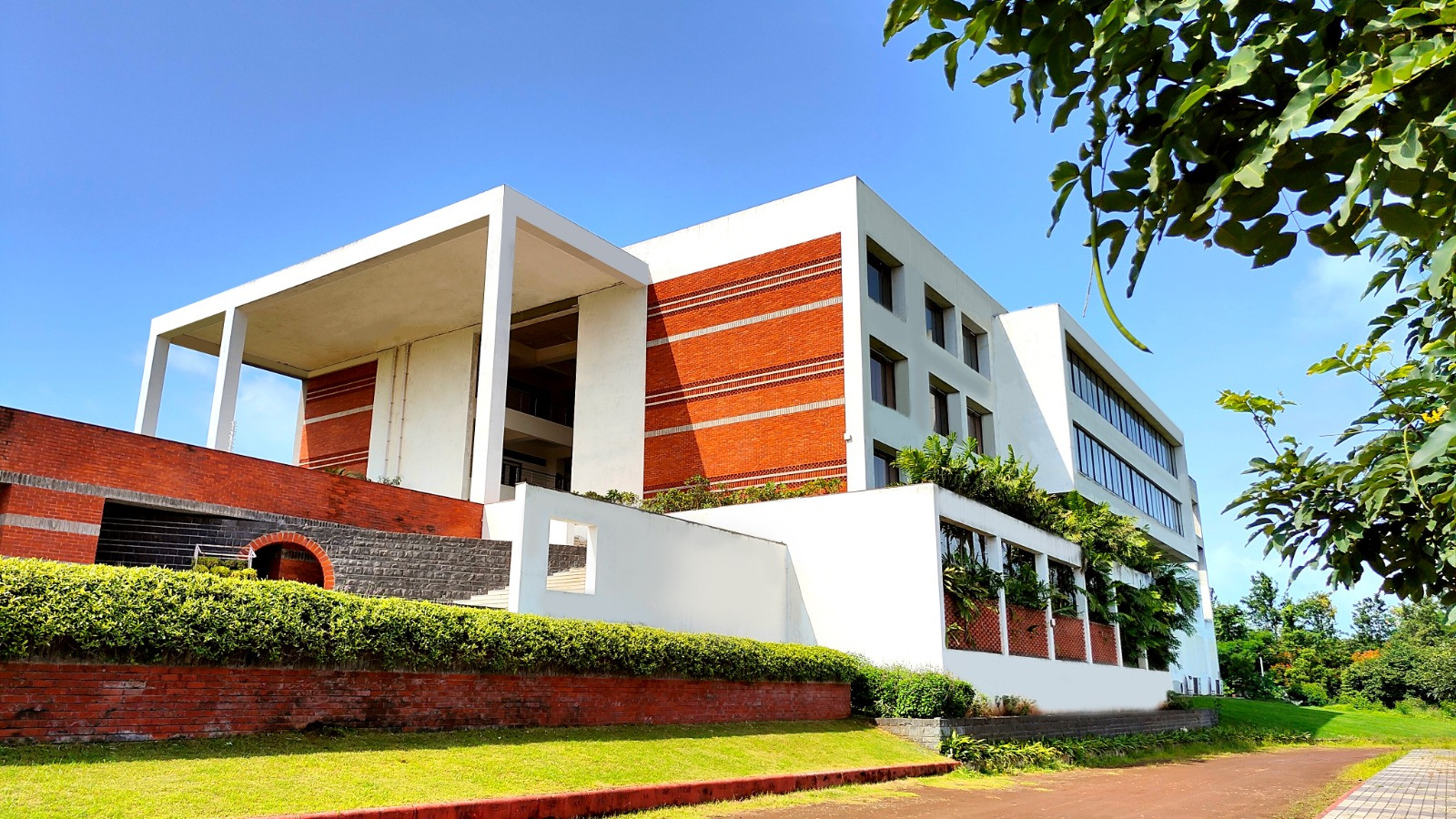 ALL CAMPUS | MET ARCHITECTURE