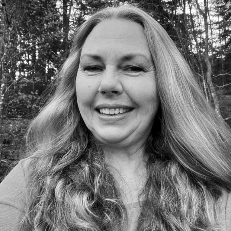 M.A.D.S. ART GALLERY | artist. | Annica Hallman