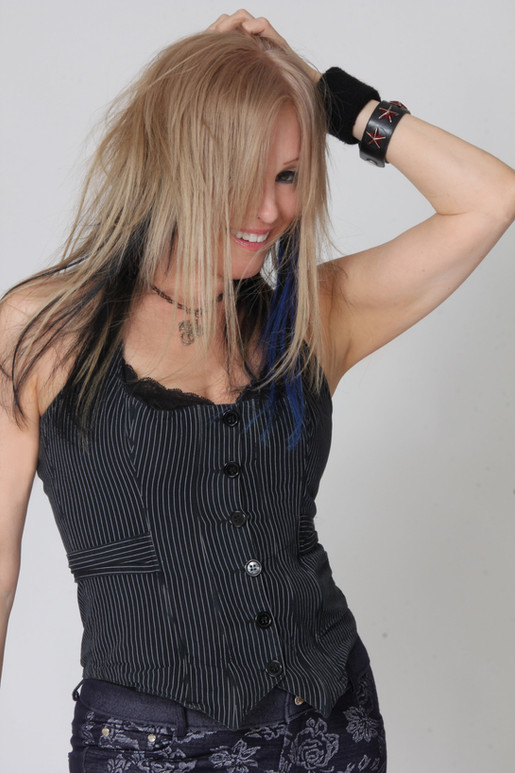 The Official Website of Lisa Bouchelle|Pop|Singer-songwriter|Classic Rock