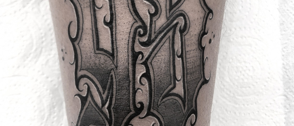 Tattoo | La Embajada Tattoo & Piercing | Barcelona