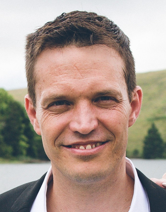 Speak to Rhys, Johnstone online!