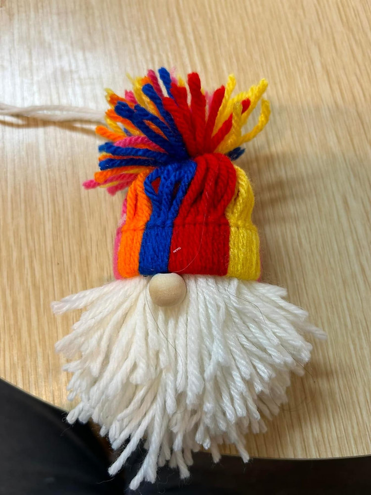 "How to Create Adorable Yarn Gnomes: A Step-by-Step Craft Tutorial"