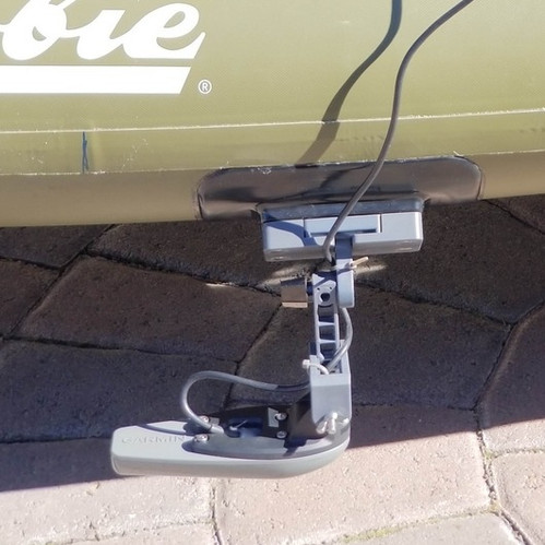 Inflatable boat universal fishfinder mount