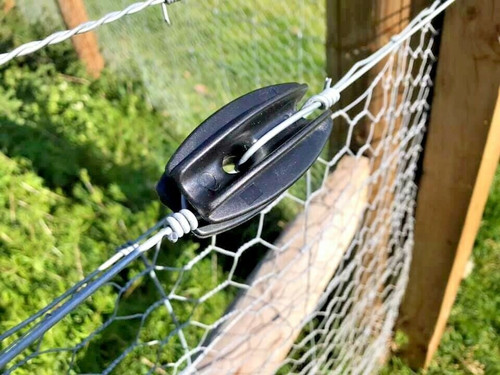 100 pack black high strain insulators | Gate Fittings Direct