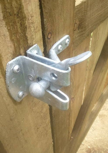 Auto Gate Catch, galvanised Large | Gate Fittings Direct