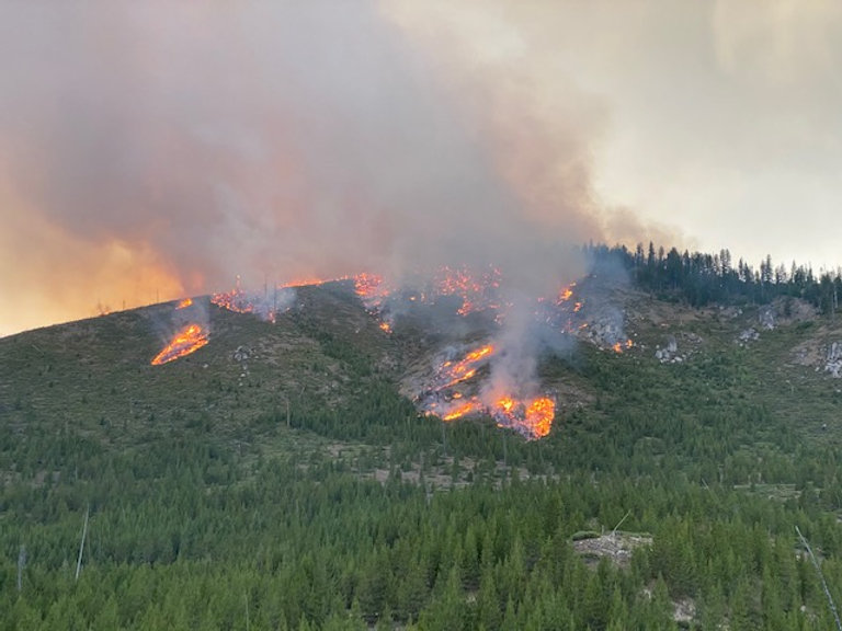 Boundary Fire explodes takes a run east towards the Boundary Creek Complex!