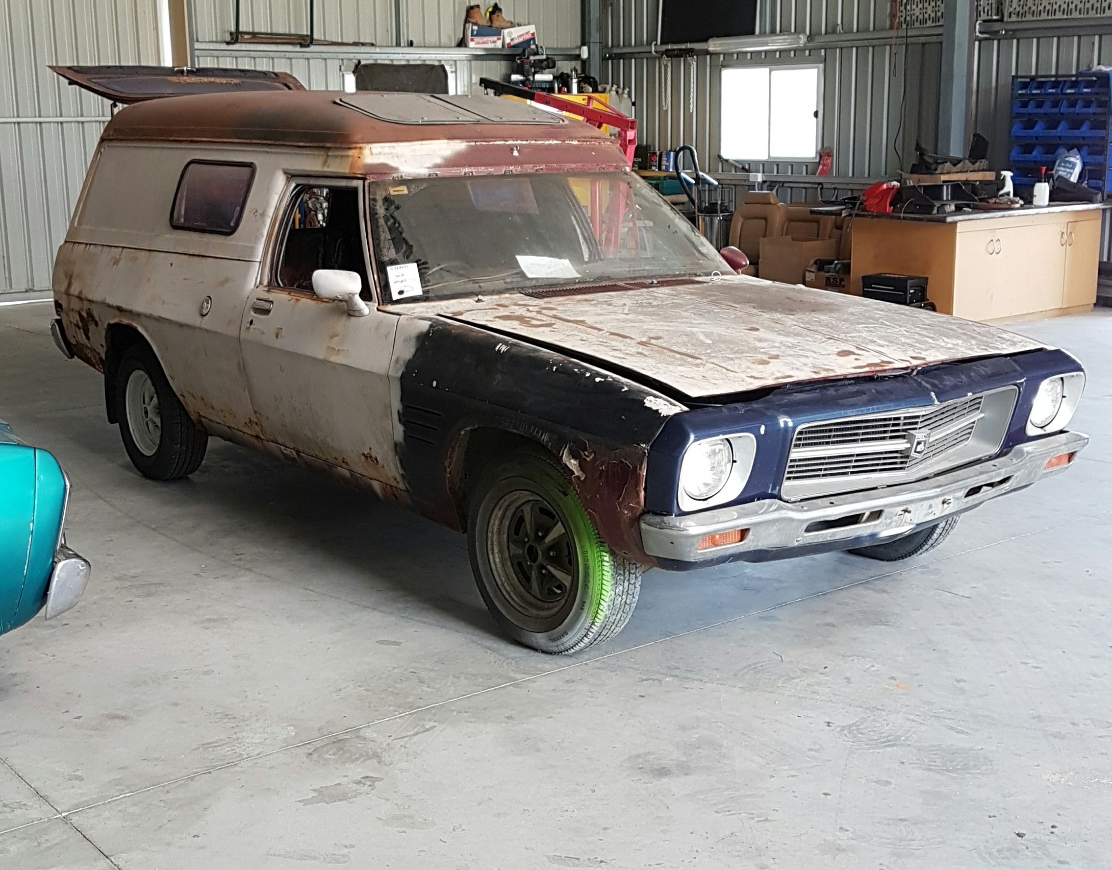 1974 Holden HQ Sandman | munster-muscle-cars