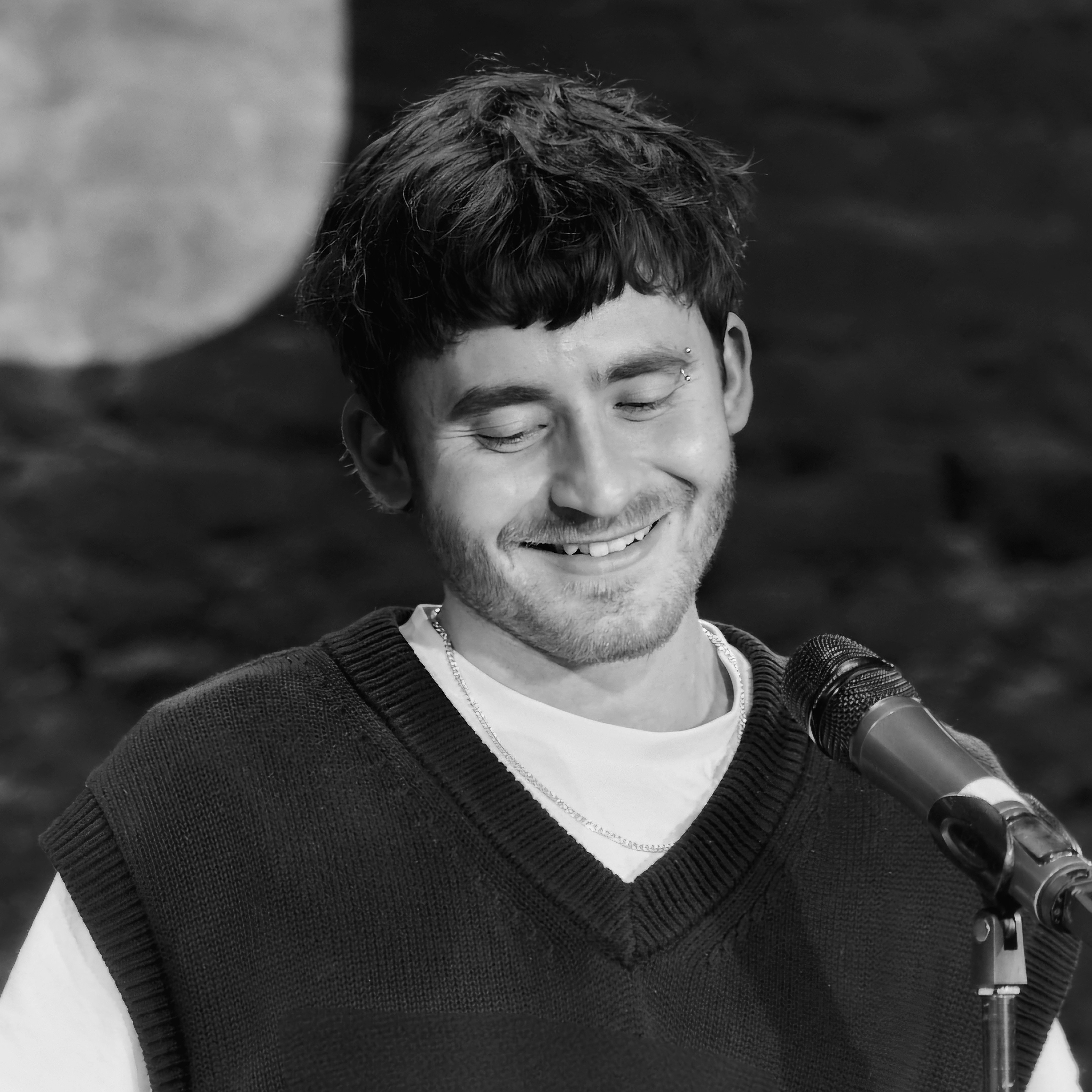 Tom Bailey | wave 19 | iamb ~ poetry seen and heard