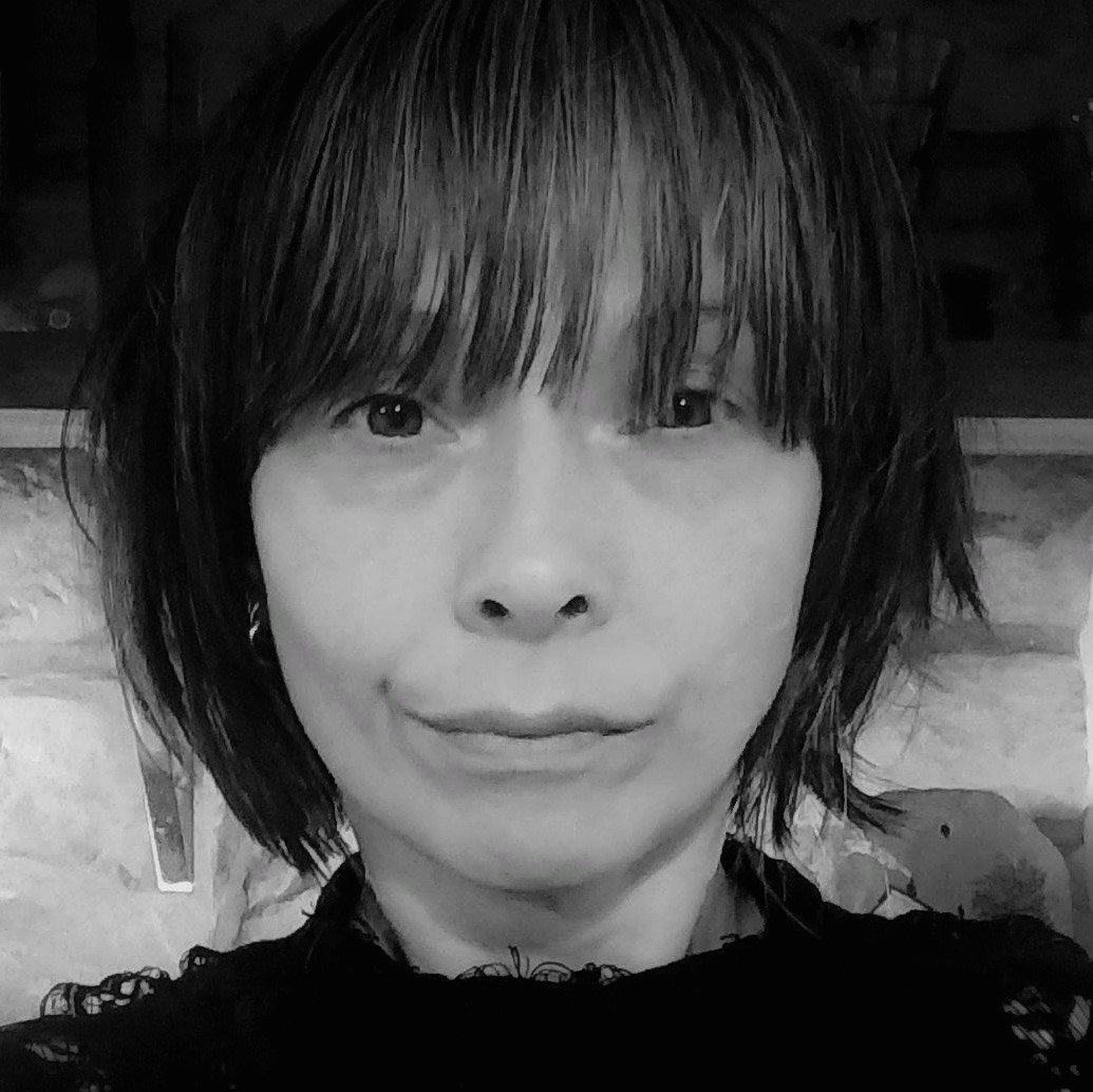 Maxine Rose Munro | wave 5 | iamb ~ poetry seen and heard