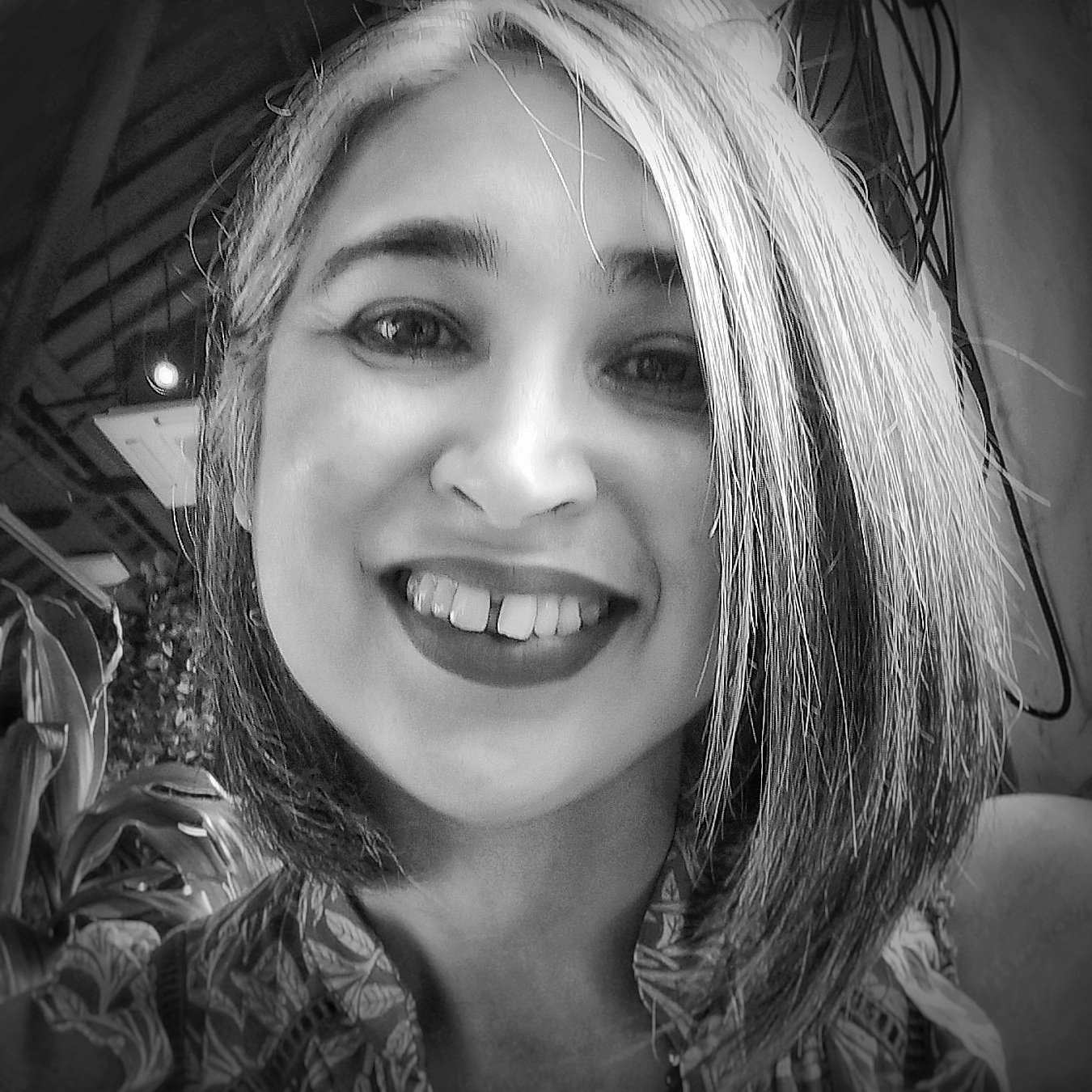 Tracey Rhys | wave 17 | iamb ~ poetry seen and heard