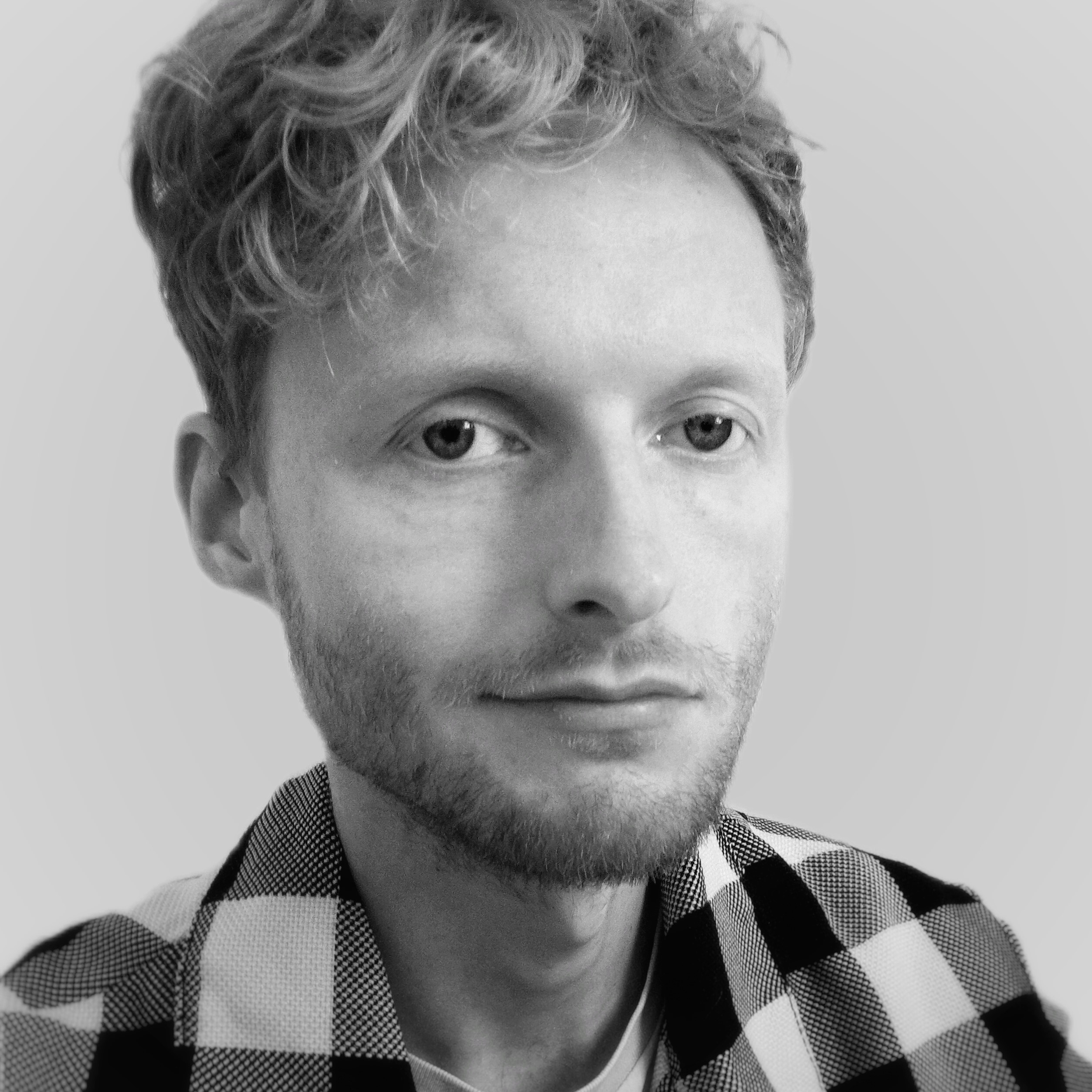 Lewis Wyn Davies | wave 19 | iamb ~ poetry seen and heard