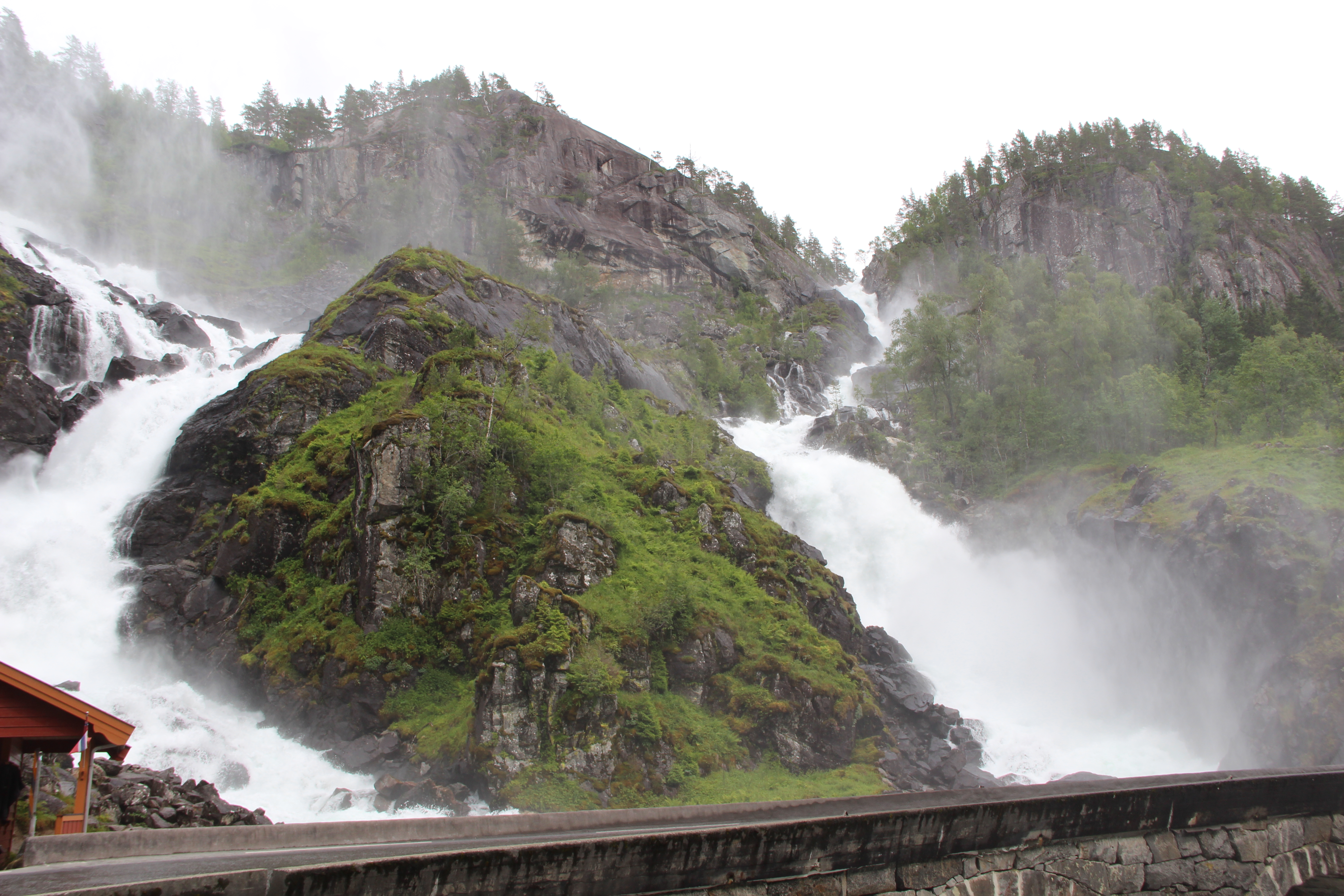 Troll Helnote | Norvège | La Terre Vue Des Cimes