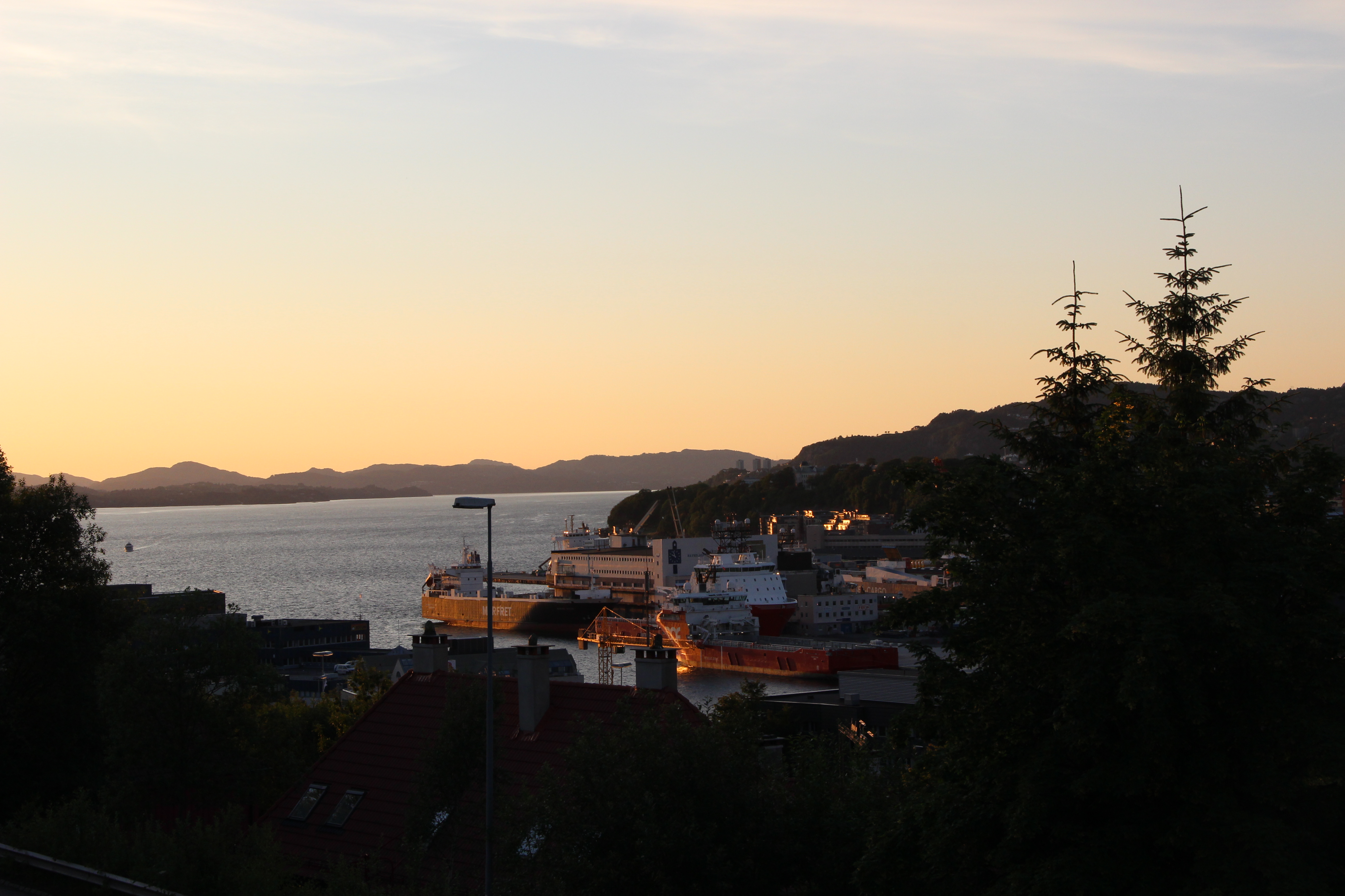 Troll Helnote | Norvège | La Terre Vue Des Cimes