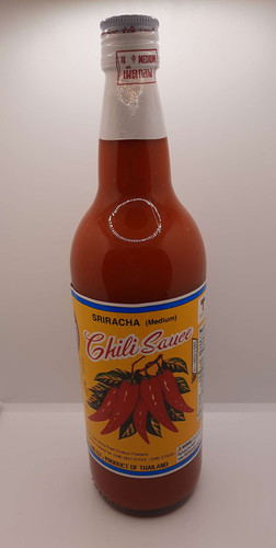 Shark Sriracha Chili Sauce (Meduim Hot) 750ml. | Thaimarket