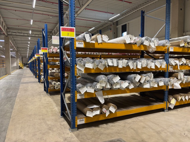 Discover our european warehouse