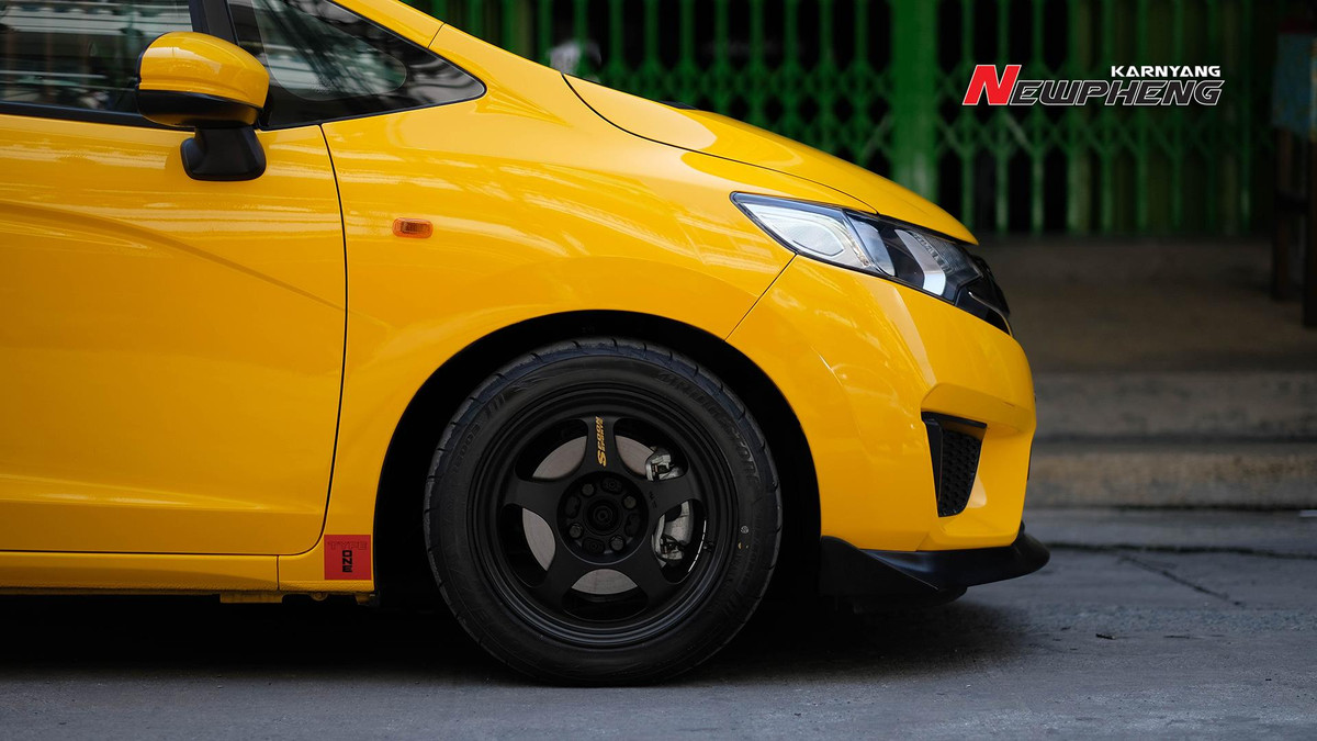 NEWPHENG KARNYANG | HONDA JAZZ | SPOON (ROTA) 15"