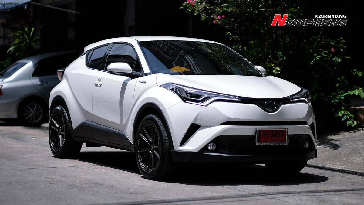 NEWPHENG KARNYANG | TOYOTA CHR | ENKEI SC-47 18"