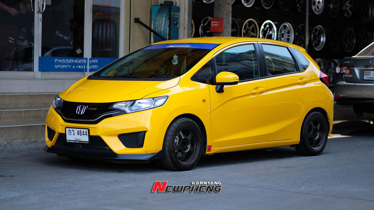 NEWPHENG KARNYANG | HONDA JAZZ | SPOON (ROTA) 15"