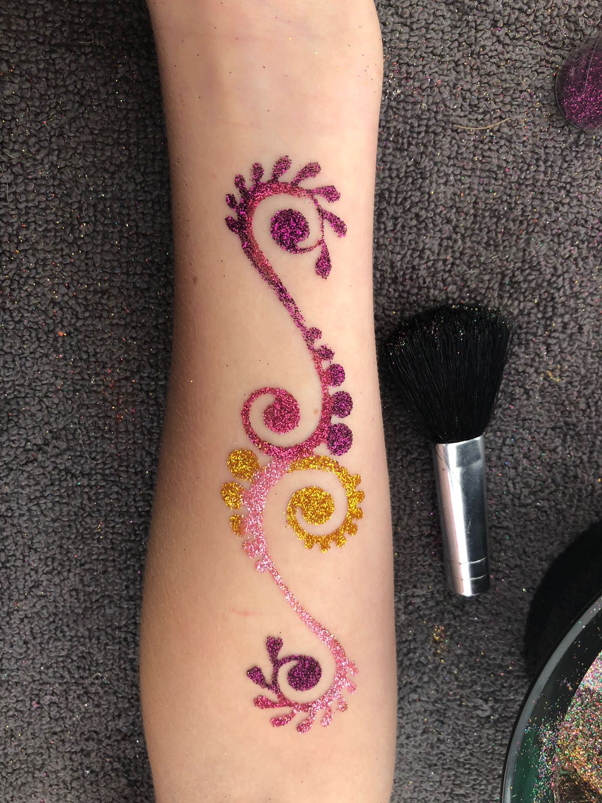 Glitter Tattoos | Emily's Entertainment