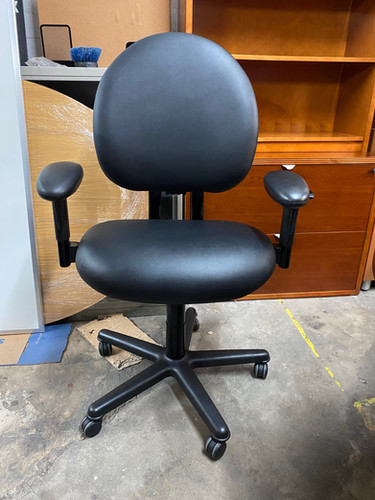 Steelcase criterion plus ergonomic office chair | dfsiofficefurniture