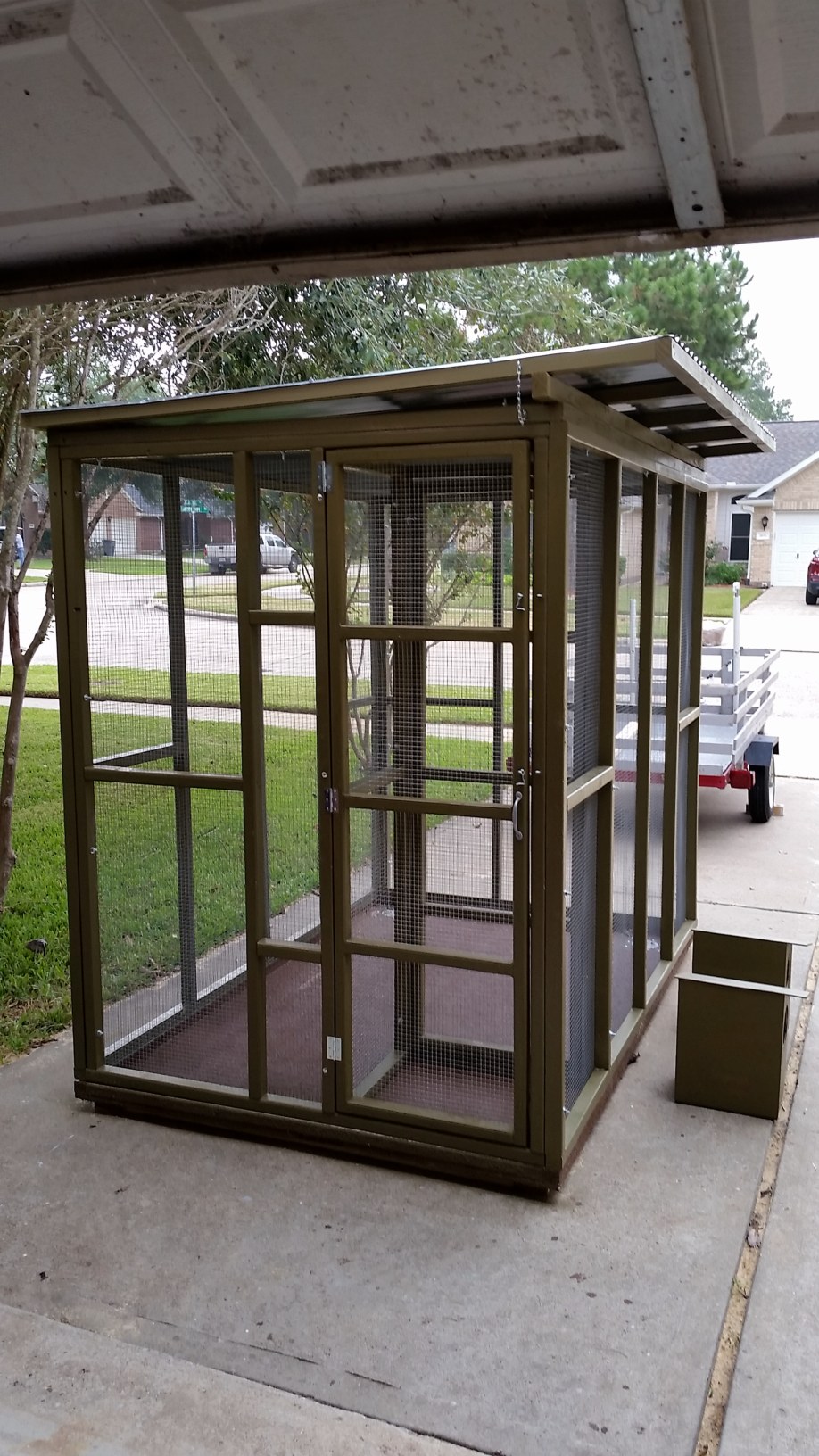 Custom Indoor & Outdoor Walk-in Bird Aviaries