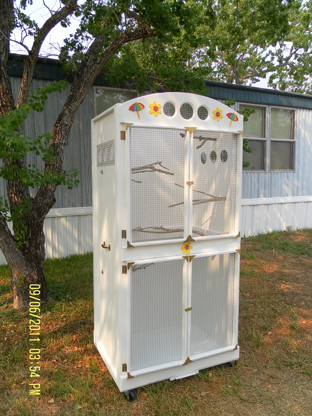 Custom Indoor & Outdoor Walk-in Bird Aviaries