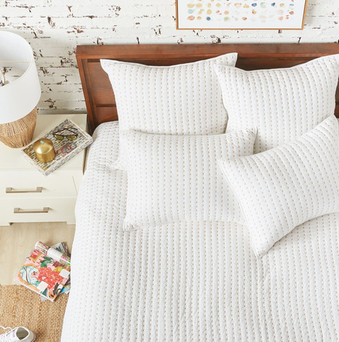 HILTON HAND STITCHED QUILT | LINENS-N-MORE