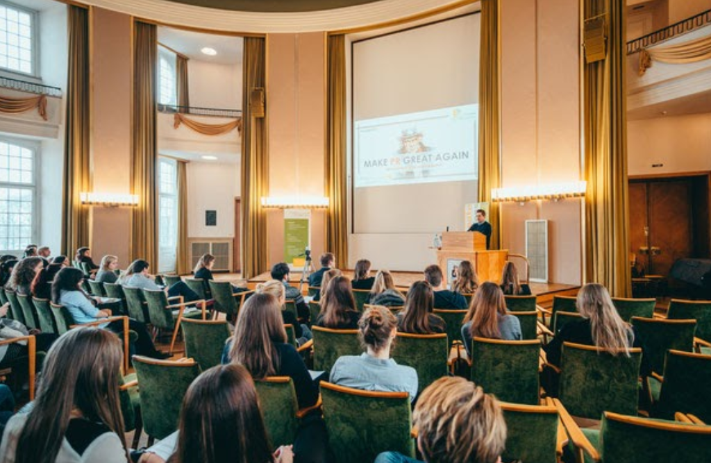 Unsere ehemaligen Vorstände | campus relations e.V.