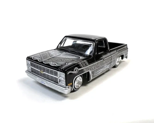 1983 CHEVROLET SILVERADO TRUCK LOWRIDER BLACK 1/64 DIECAST 1983 CHEVROLET SILVERADO TRUCK LOWRIDER BLACK 1/64 DIECAST