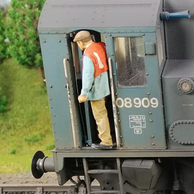 DM583 Crew For Class 08 Diesel Looking Back | Detailed Miniatures