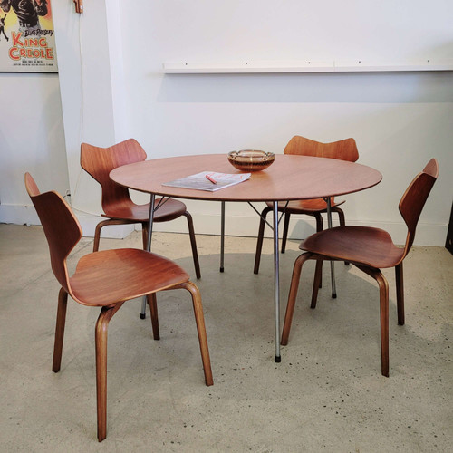 Table en Teck. | MONTRÉAL MODERNE