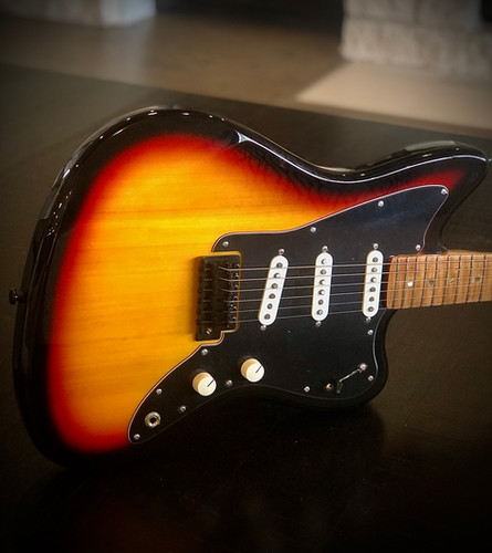 CustomBuild JazzCaster - 3-Tone Sunburst | Custom Build Guitars