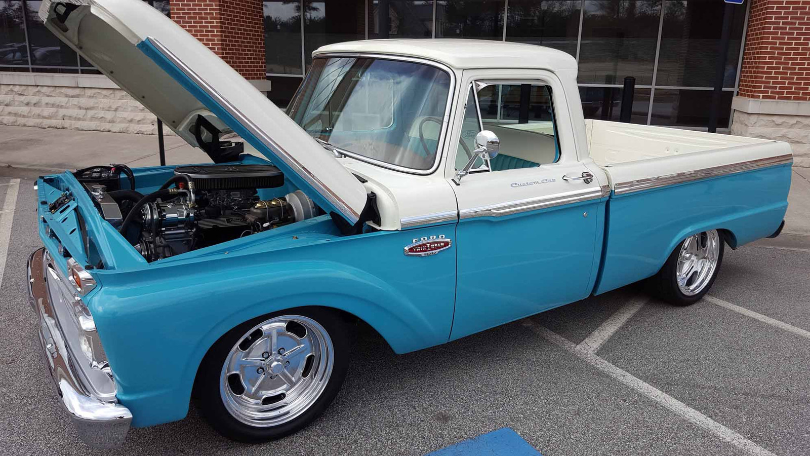 Fullscreen Page | Georgia Classic