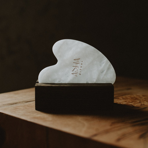Lume White Jade Gua Sha | UMICA by asha