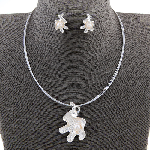 Elephant and the pearl | secretsofstones